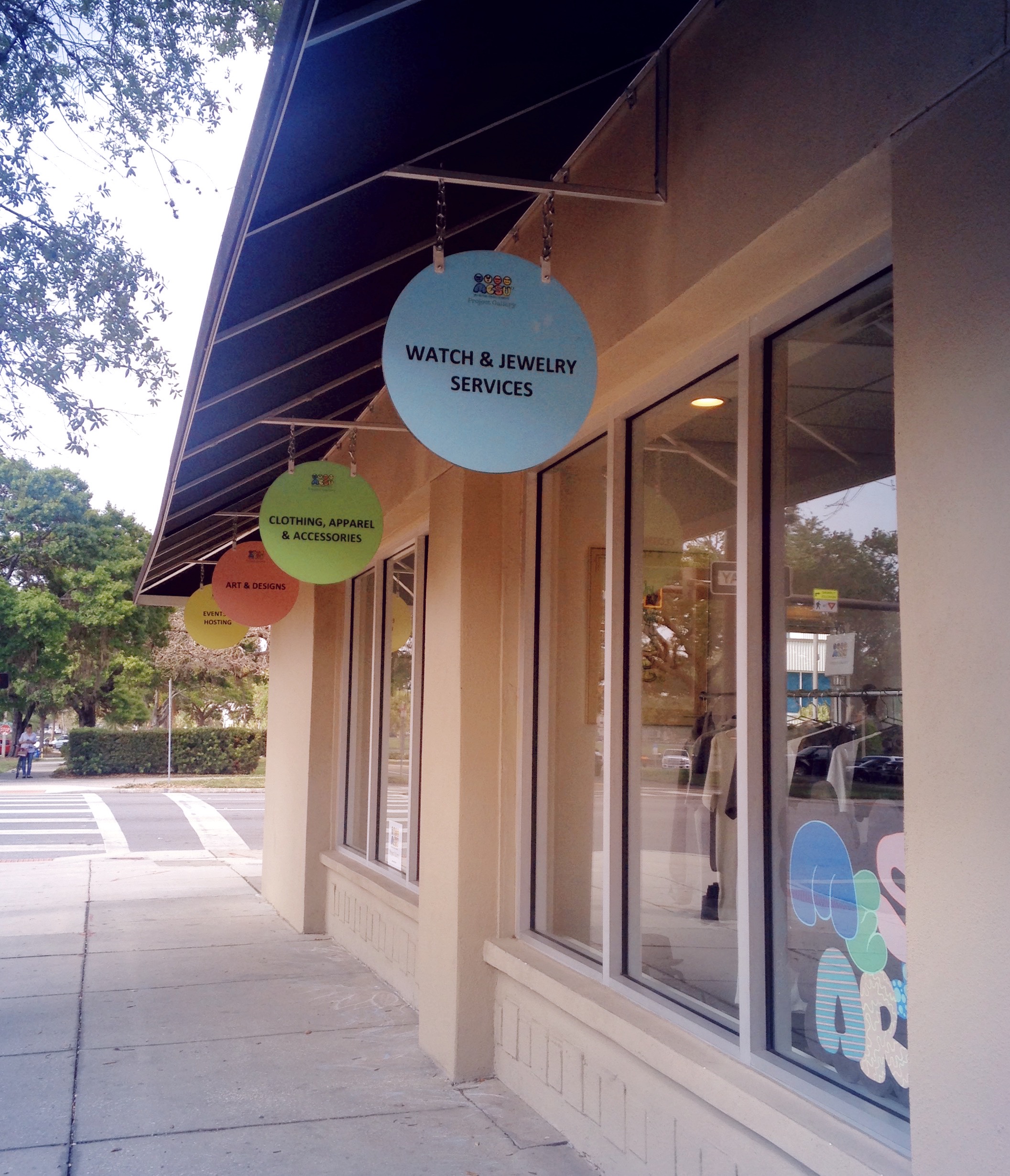 Clear Acrylic Plastic Signs & Frosted Plexiglas > Go Big or Small.